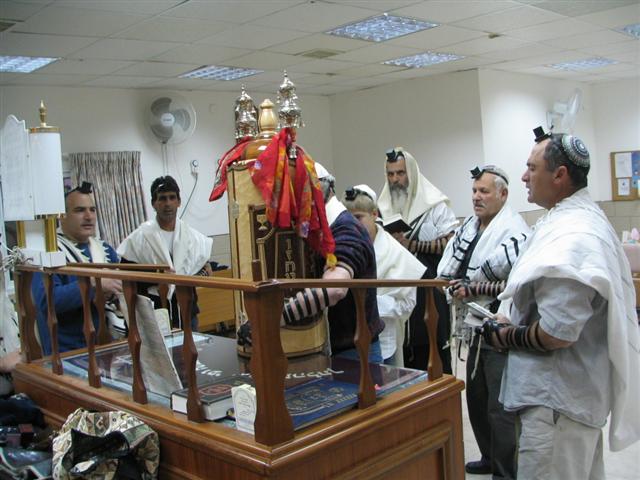 Minian | Que es un Minian | Minian para Tefilá | FiestaJudia.com